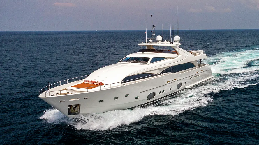Custom Line 112/24 yacht (Custom Line, 34.02m, 2011)
